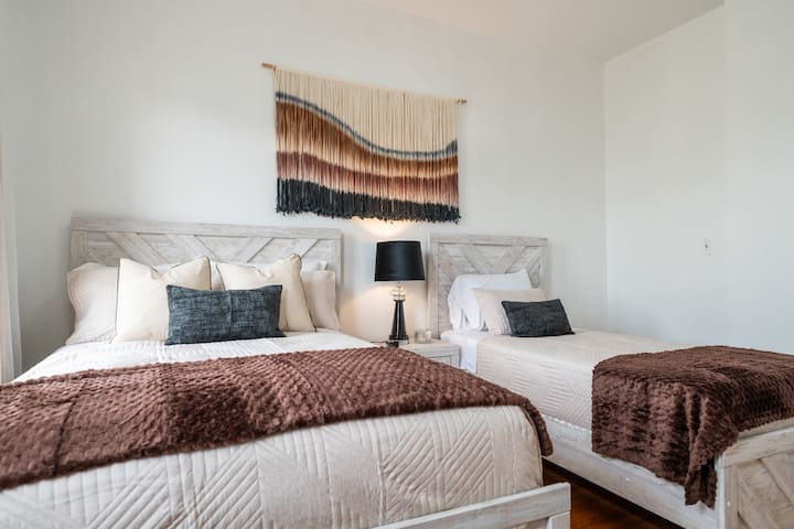 Bright 4b | Full Kitchen | 15 Min To Mannhatan - Jersey City, NJ