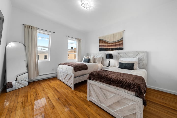 Bright & Modern 2br | Full Kitchen |Prime Location - 세카우커스