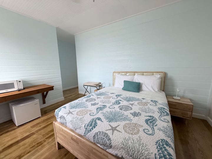 The Seahorse Room On Carlisle Bay - Worthing