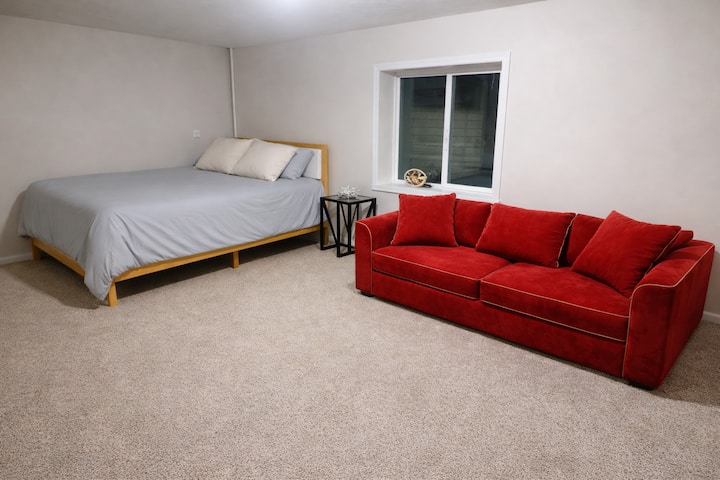 Cozy Spot Kalamazoo Room - Kalamazoo, MI