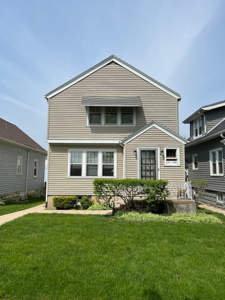 Upper Duplex Near Medical Center - Milwaukee, WI