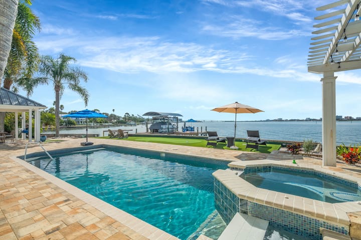 Splash & Sunset Retreat - Clearwater Beach, FL