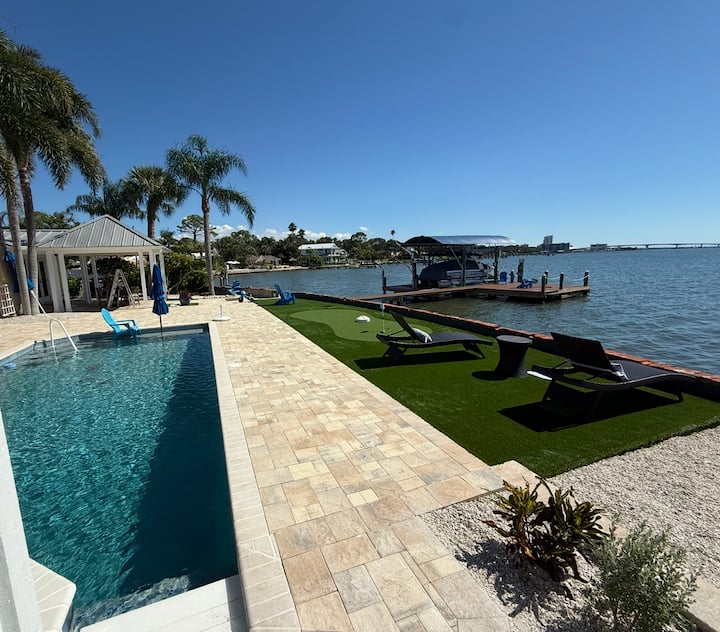 Splash & Sunset Retreat - Clearwater Beach