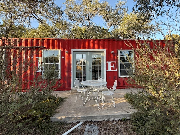 Container Cottage - Canyon Lake, TX
