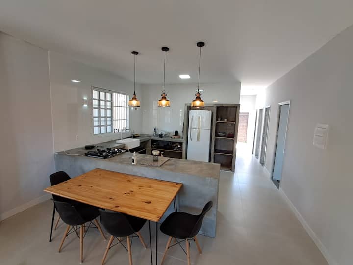 Casa Ampla A 400m Do Mar No Balneário Gaivotas. - Matinhos