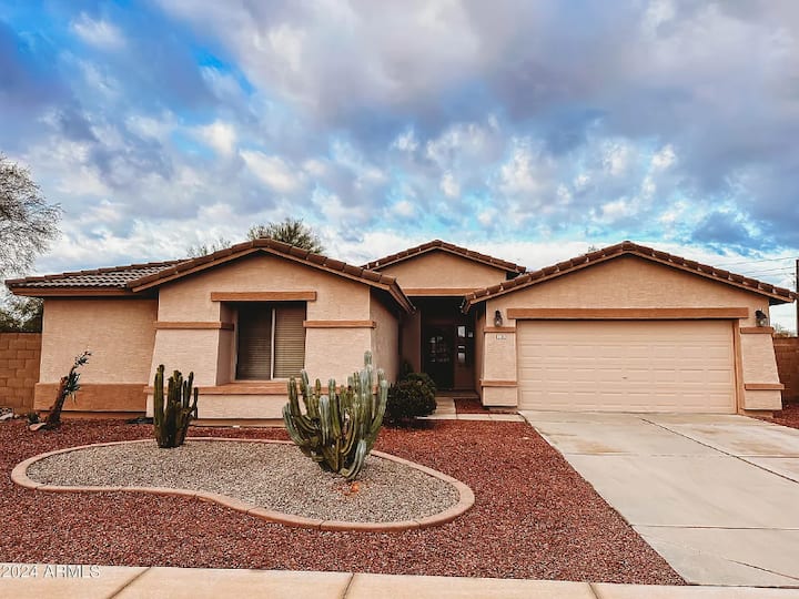 Spacious 4br Oasis W/ Private Pool & Large Yard! - Casa Grande, AZ
