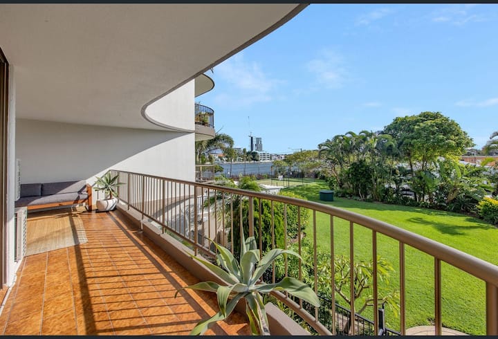 5-min Walk To Surfers Paradise | Quiet Budds Beach - Surfers Paradise