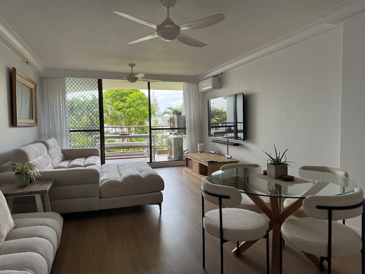 5-min Walk To Surfers Paradise | Quiet Budds Beach - Surfers Paradise