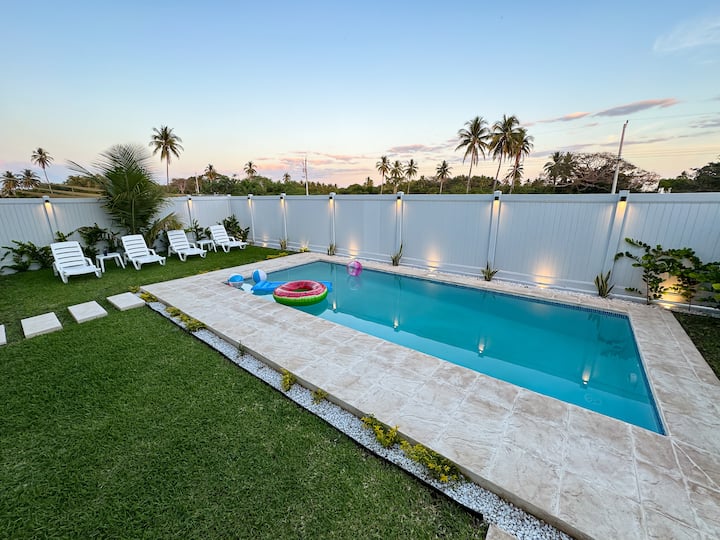 Breeze Point Beach House - El Salvador