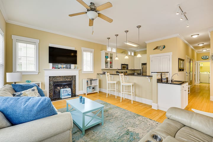 Beach Bliss - Walk To Ocean, Large 3 Br - Carolina Beach, NC