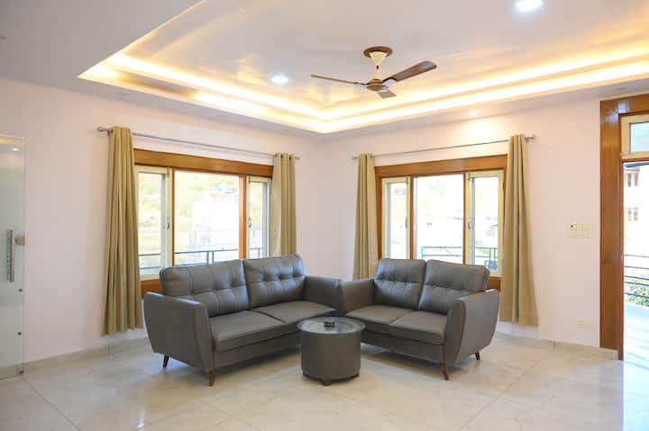 Minaksisvargaḥ - Your Paradise Away From Home. - Palampur