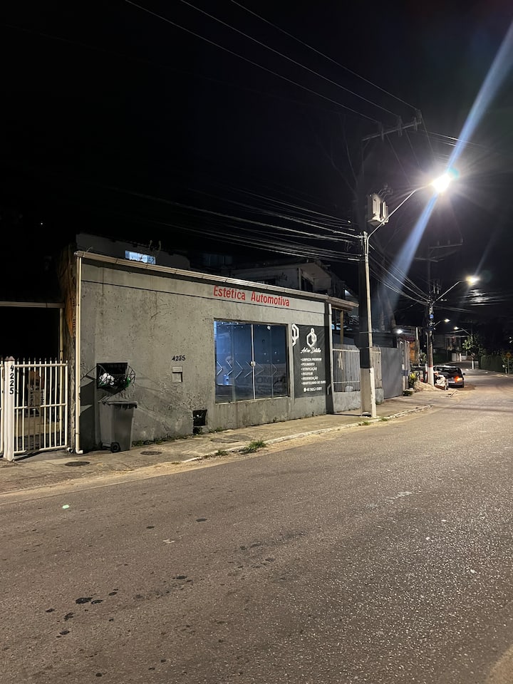 Casa Completa Em Canasvieiras 2km Da Praia - Florianópolis
