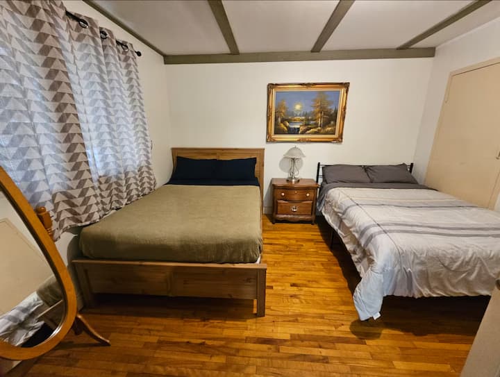 Downtown Cozy 1 Bedroom Apartment + Free Parking! - Gatineau