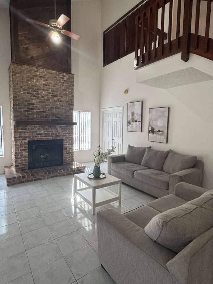 Peaceful Family Retreat | Quiet, Safe & Cozy Home - Altamonte Springs, FL