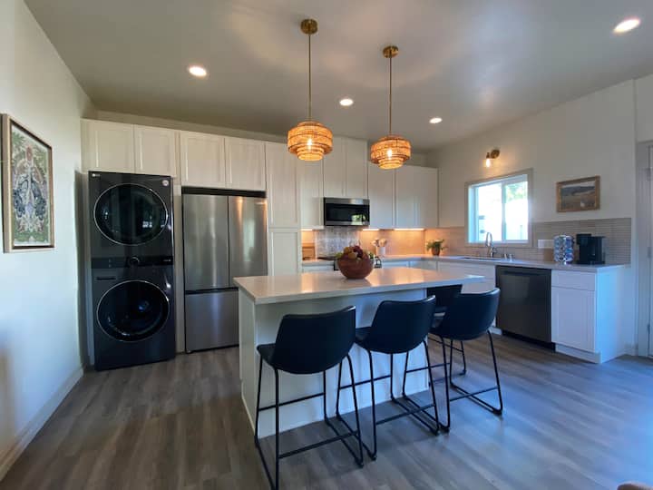 Brand New 2/2 With Private Yard. Dogs Allowed. - Simi Valley, CA