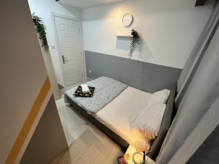 Barsha 1 Partition Room Near Metro - United Arab Emirates