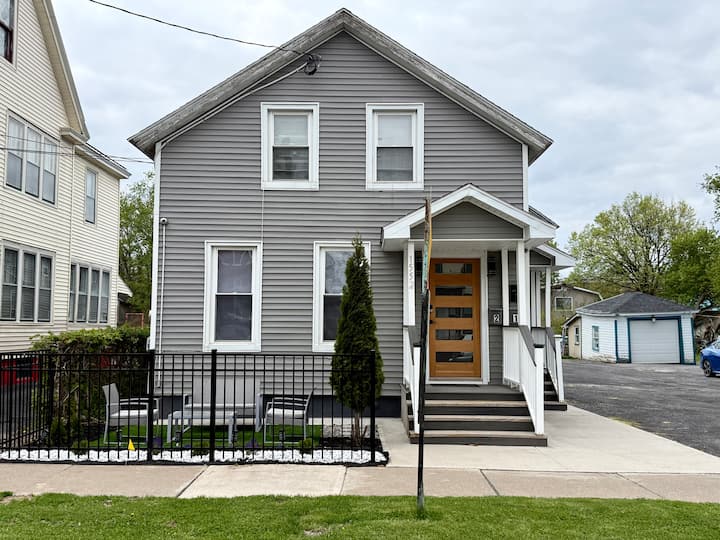 Stylish 1br Stay In Utica | Kitchen, Wifi, Parking - 프랭크퍼트