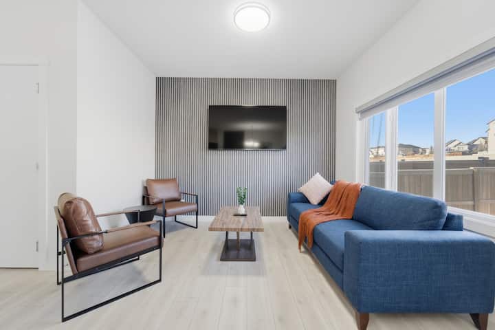 Cochrane Summit — Cozy Retreat Near Highway 1a - Cochrane