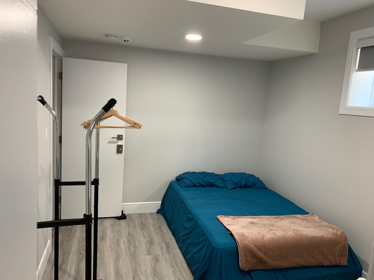 Elegant Master Suite with Private Ensuite. - Houses for Rent in ...