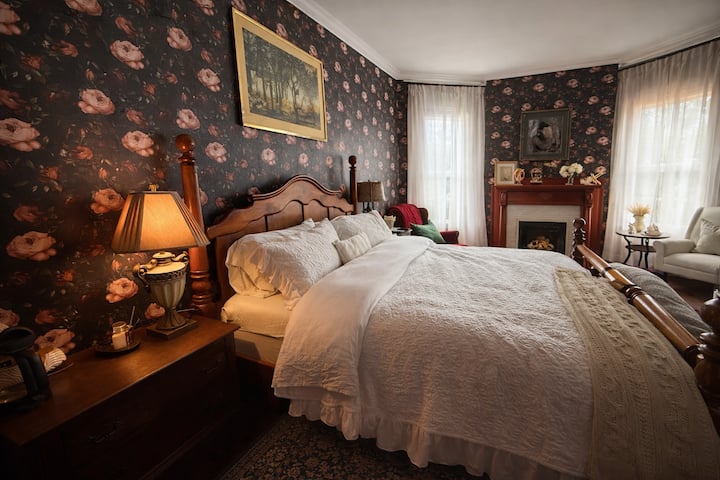 Private Rooms In Historic 1903 White House - Newberry, SC