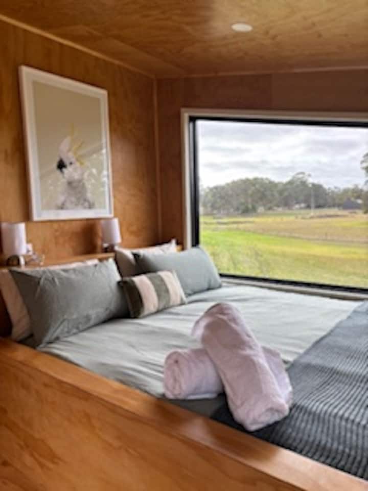 Luxurious One-bedroom Pod In Regional Setting. - Yarram