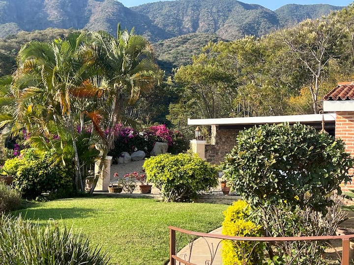Propiedad Con Magnifica Vista Al Lago - Ajijic