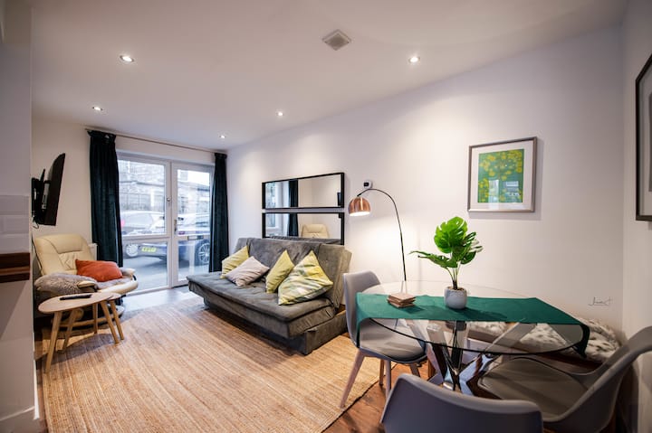 Lovely Apt For 6 >Near Town> Free Parking>flat 5 - Stockport