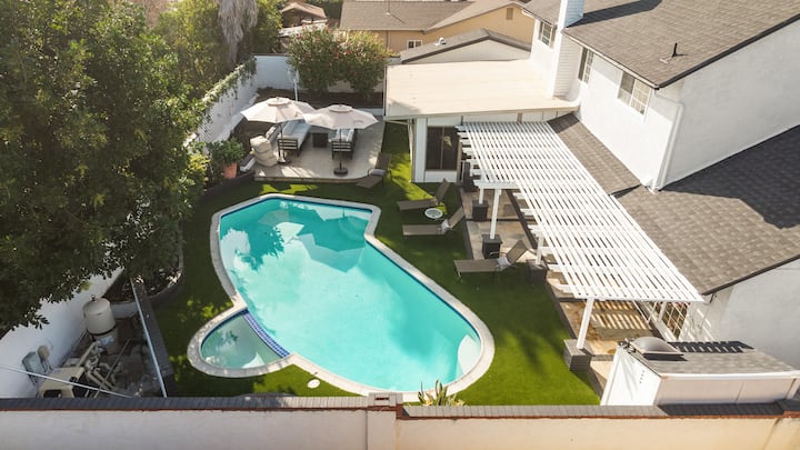 The Lysanda Villa - Irvine, CA