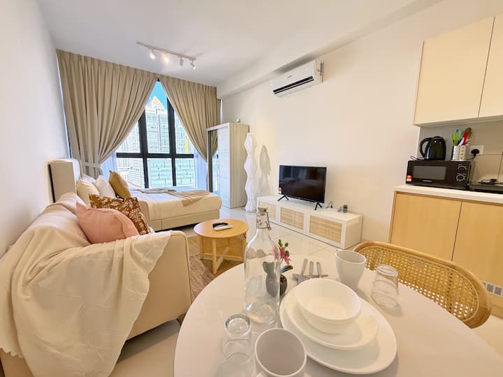 Majestic Charming Studio Suite W/ Rooftop Pool - Kuala Lumpur