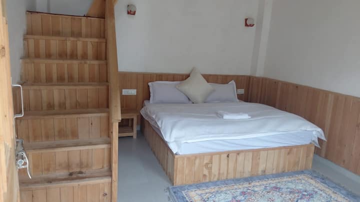 The Himalayan Whisper Retreat - Jibhi