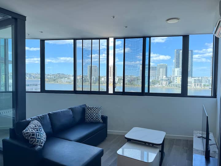Sensational Water View From Bedroom & Living Room - Ryde