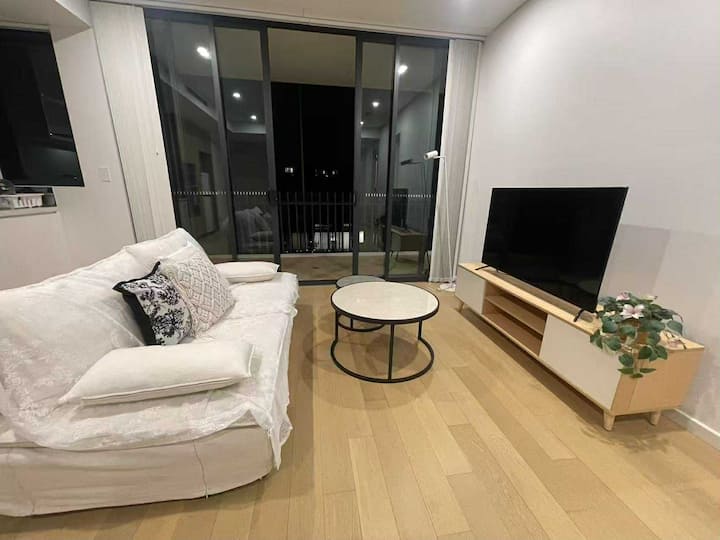 Modern 1br Apartment With Balcony In Zetland - Rosebery