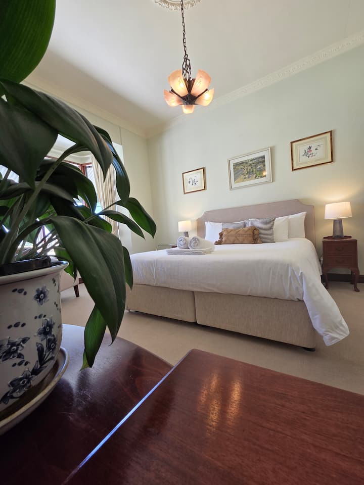 King Suite · Boutique Stay · Barossa Lodge - Greenock