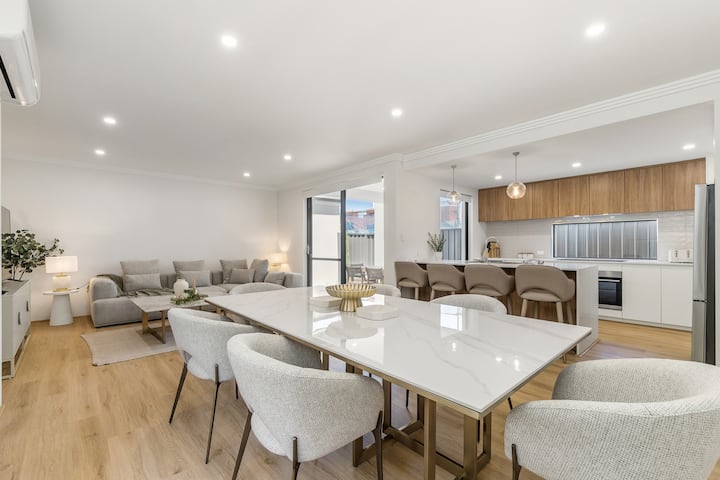 Ultra-chic Modern Haven - Australia