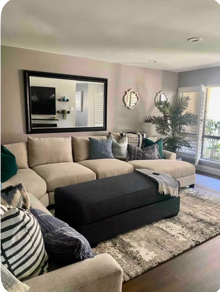 Solana Beach Coastal Townhouse - Del Mar, CA