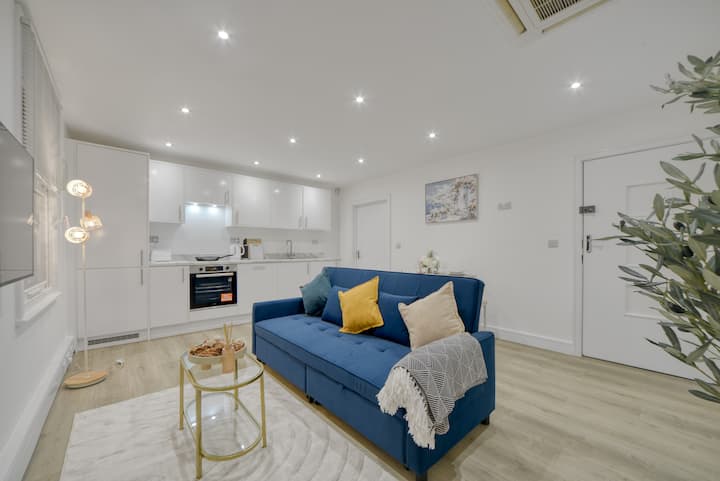 The Cozy Quarter | Ground Floor | Free Parking - Bromley