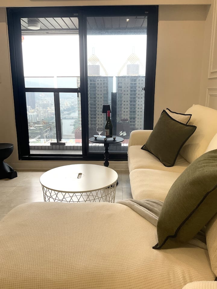 Downtown 32f Luxury Penthouse Unit W/ City View - Kaohsiung City