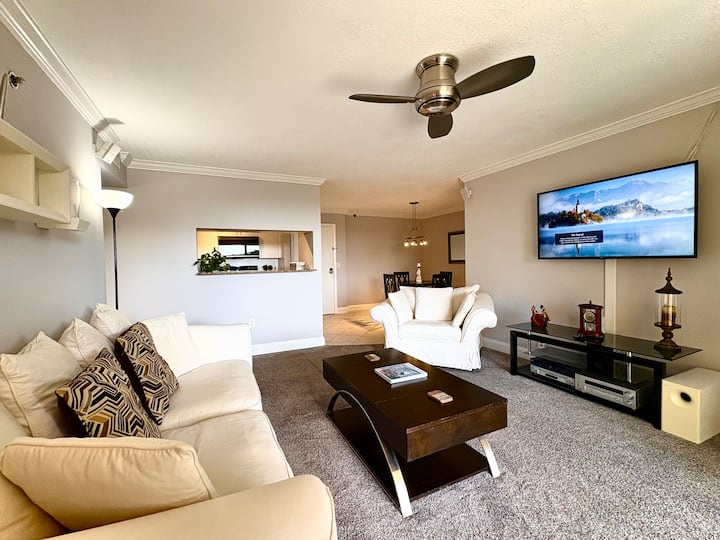 The Bright One Bedroom In The Yacht Club - Aventura, FL