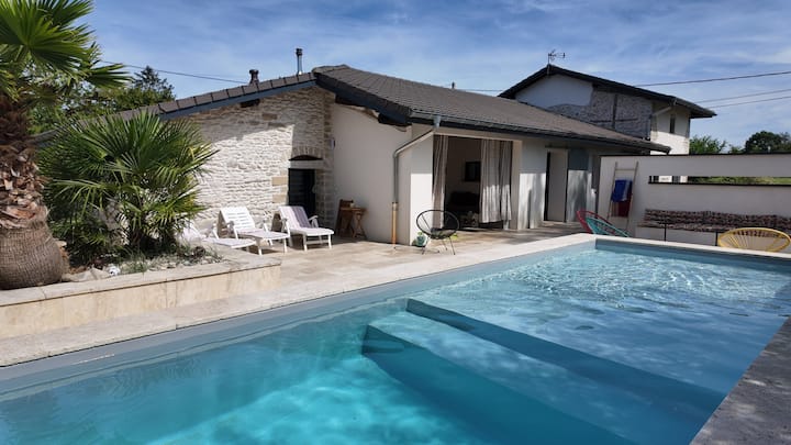 Ancienne Ferme Rénovée Avec Jardin Et Piscine - Viriat