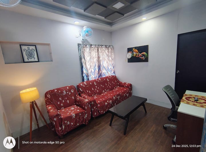 The Urban Attic 2: Cozy Convenient Living - Howrah