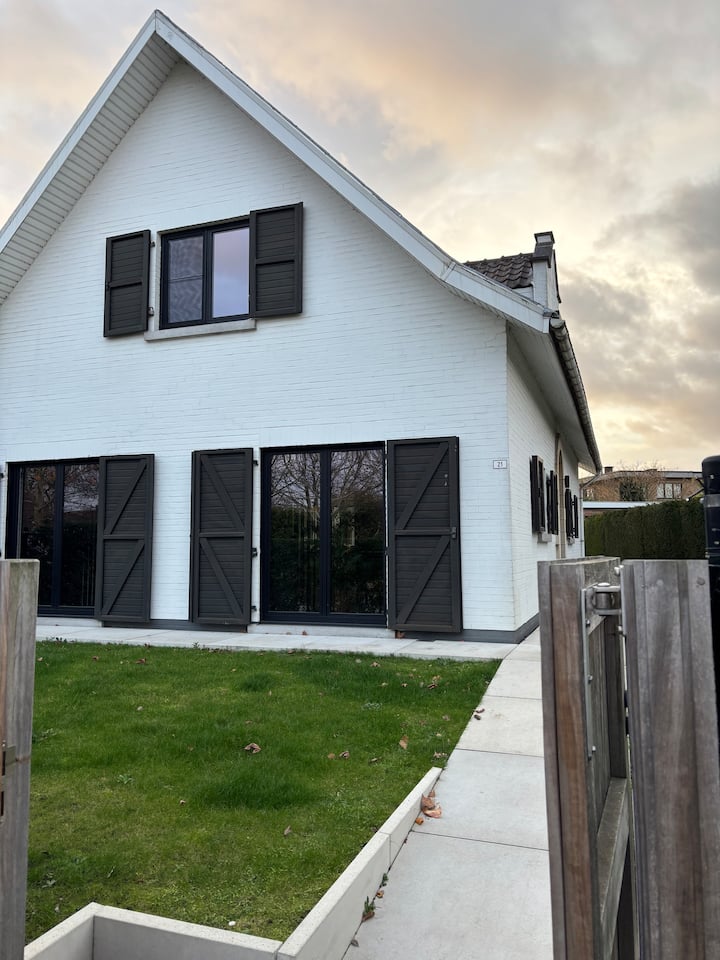 Rustig Ruim Huis Nabij Dreamville Tomorrowland - Boom