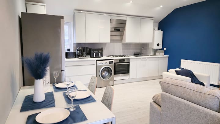 Stylish 1-bed Flat - Near Town Centre (Flat 10) - High Wycombe