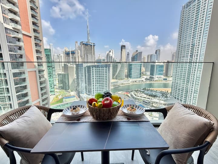 Burj & Canal View High Floor Luxury Stay - Dubai
