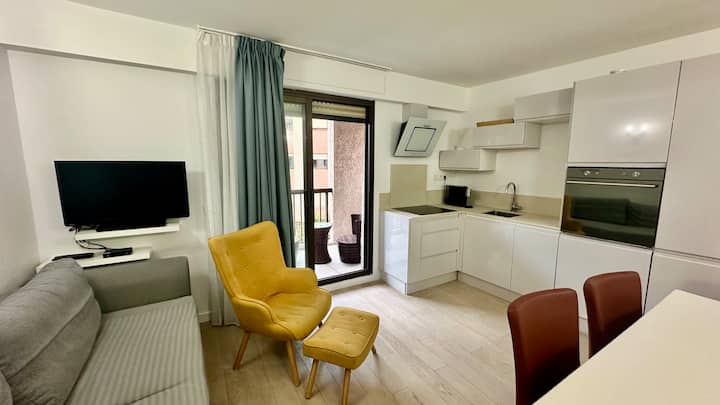 Spacieux Trois Pièces, 2 Sdb / Parking / Climatisé - Cagnes-sur-Mer