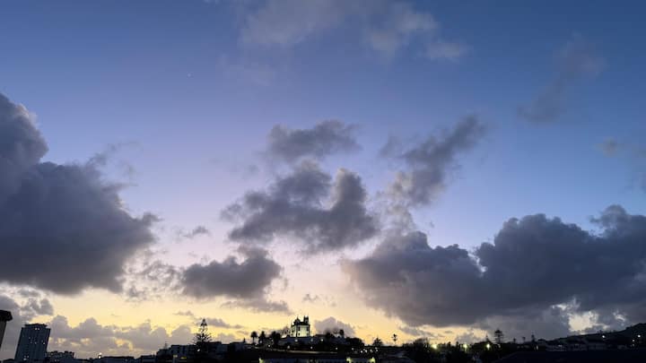 The Beacon Apartment - All The Comfort, Sleeps 8 - Ponta Delgada