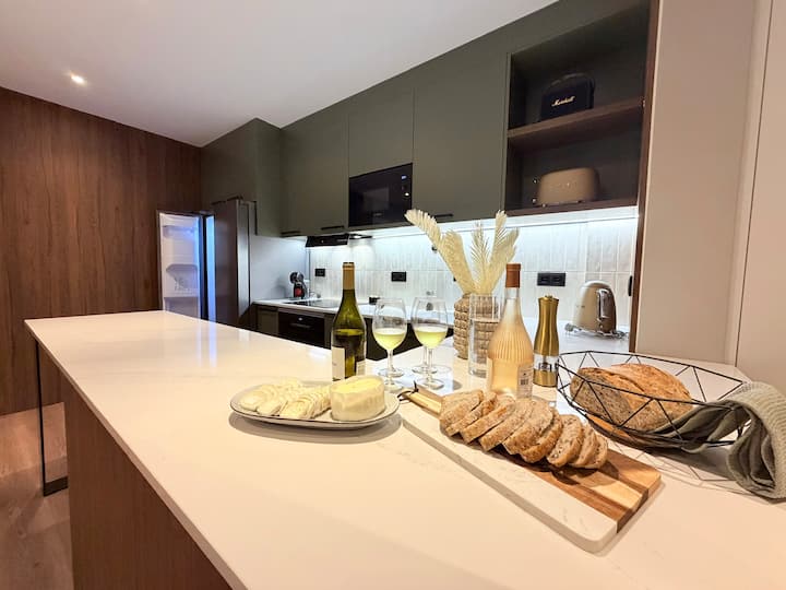 The Beacon Apartment - Cosy & Comfort - 폰타델가다