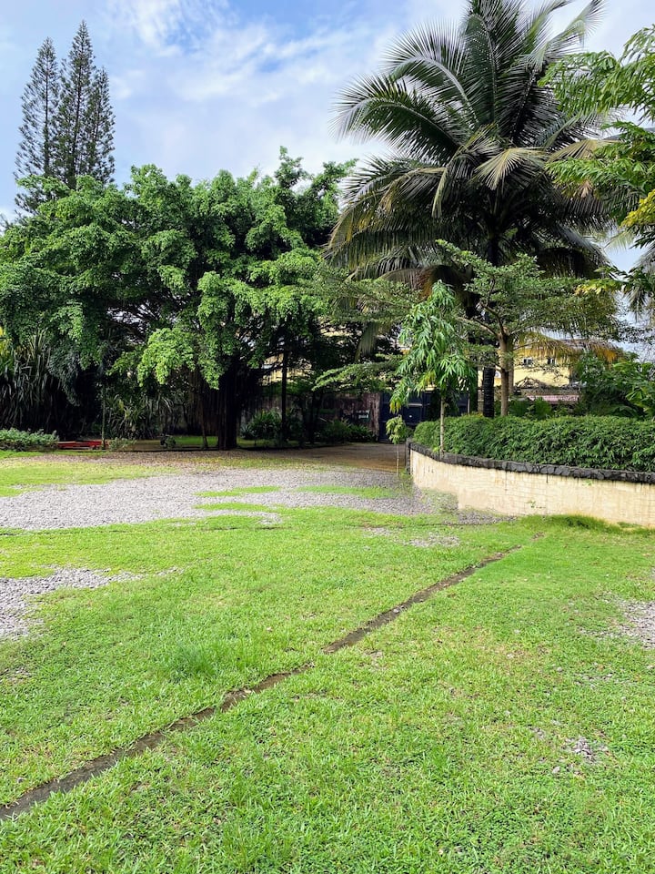 Spacious, Secure And Quiet Living. - Liberia