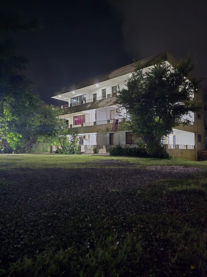 Spacious, Secure And Quiet Living. - Monrovia