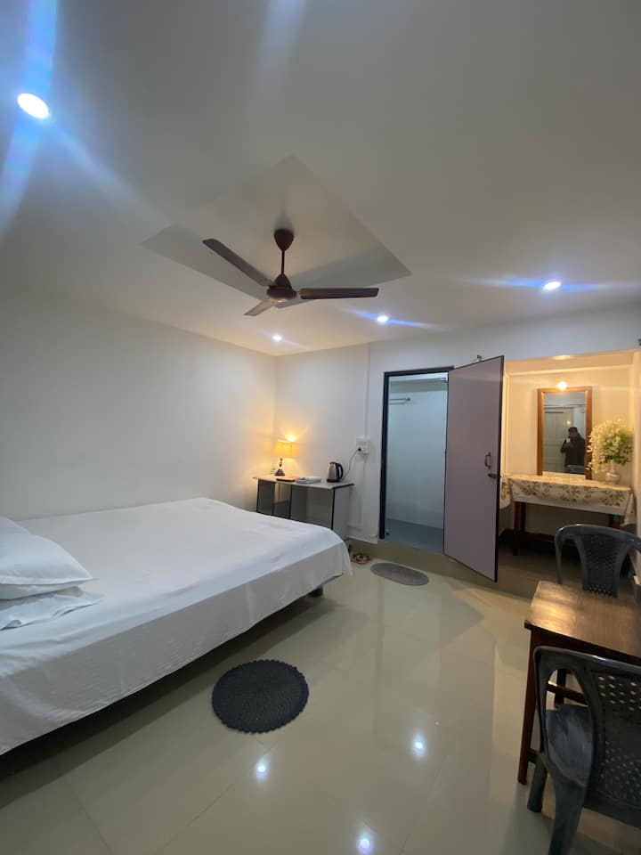Affordable Comfort With Complimentary Breakfast. - Nagaon