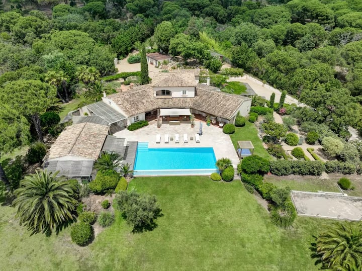 Luxury Mediterranean Villa With Pool & Helipad - Ramatuelle